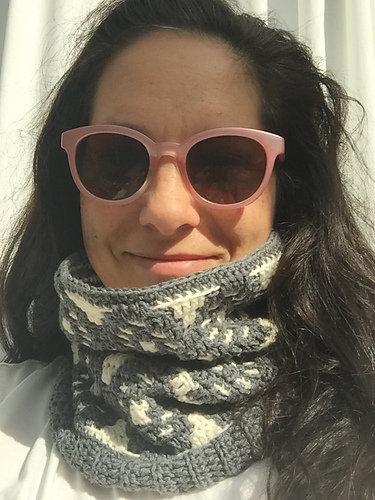 Ravelry: SEWse mosaic cowl and beanie pattern by Susanne Anacker