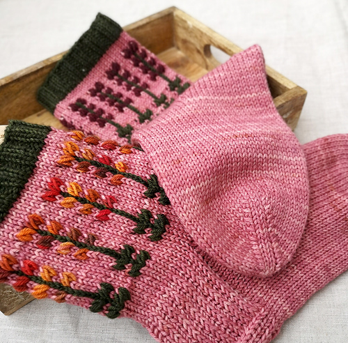 Ravelry: Lupiinit Socks pattern by Suvi | Wallebeck Wool
