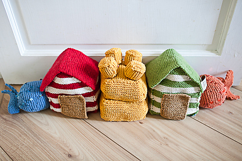 Ravelry: Kirstie's Draught Excluder pattern by Suzie Johnson