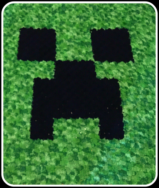 Ravelry: MineCraft Creeper 3 Ways pattern by Moo-tique Yarns