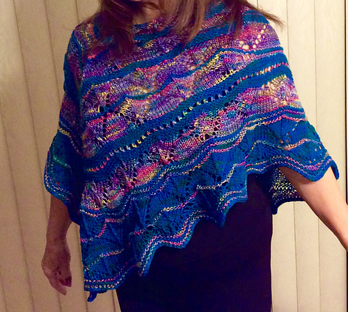 Ravelry: Curved Triangle Shawl pattern by Iris Schreier