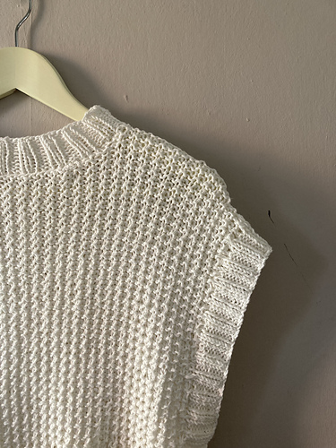 Ravelry: Summer Breeze Tank pattern by Suzy Rai