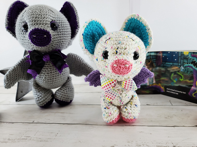 Ravelry: mini bat pattern by Carolyne Brodie