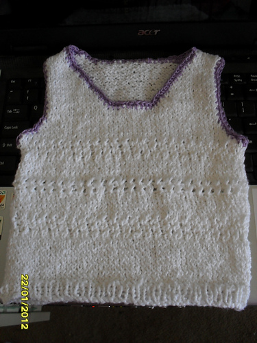 Ravelry: 8ply Cotton Singlet pattern by kymmy inakid