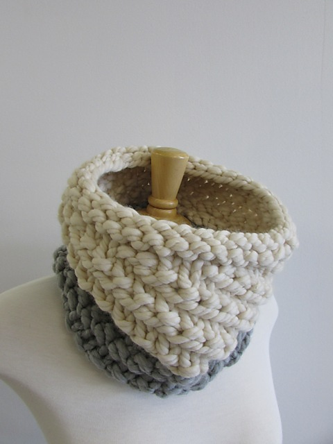 Ravelry: Z O O M Cowl pattern by Michele C Meadows