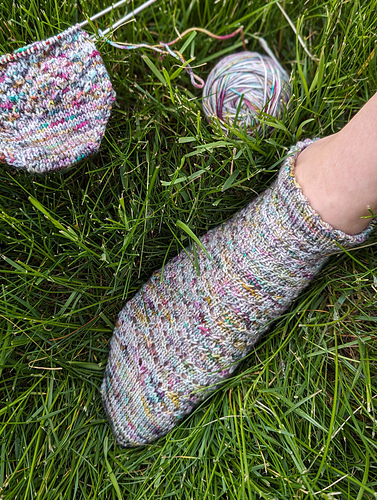 Ravelry: V Formation Socks LITE pattern by Katie Herrod