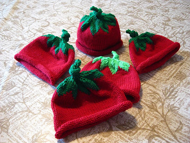Ravelry: takdpm's Berry Baby Hats