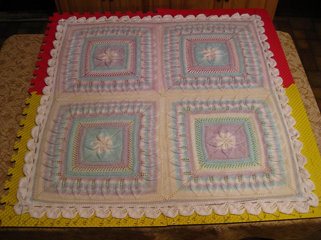 Ravelry: takdpm's Leaf Counterpane Baby Blanket with Applied Leaf Border