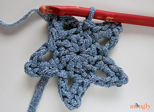 Ravelry: Glittery Crochet Stars in 2 Rounds pattern by Tamara Kelly