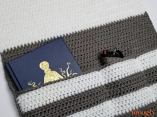Ravelry: Cozy Couch and Bedside Organizer Caddy pattern by Tamara Kelly