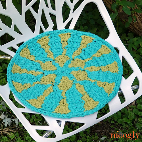 Ravelry: Soft Sunshine Chair Pad pattern by Tamara Kelly