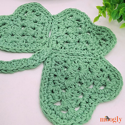 Ravelry: Clover Shaped Cloth pattern by Tamara Kelly