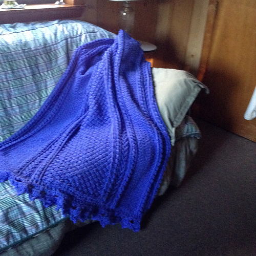 Ravelry: tammyc77's Red heart holiday cables throw