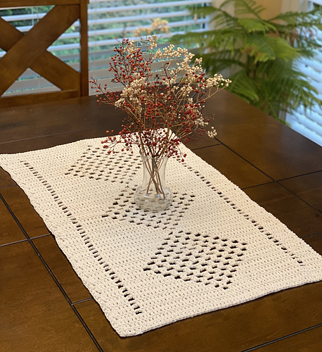 Ravelry: Diamond Table Runner pattern by Doug Speeckaert
