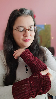 Ravelry: Mitenes Be Mine pattern by Tânia Neves