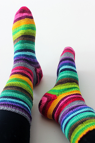 Self-striping sock yarn five different ways! : r/knitting