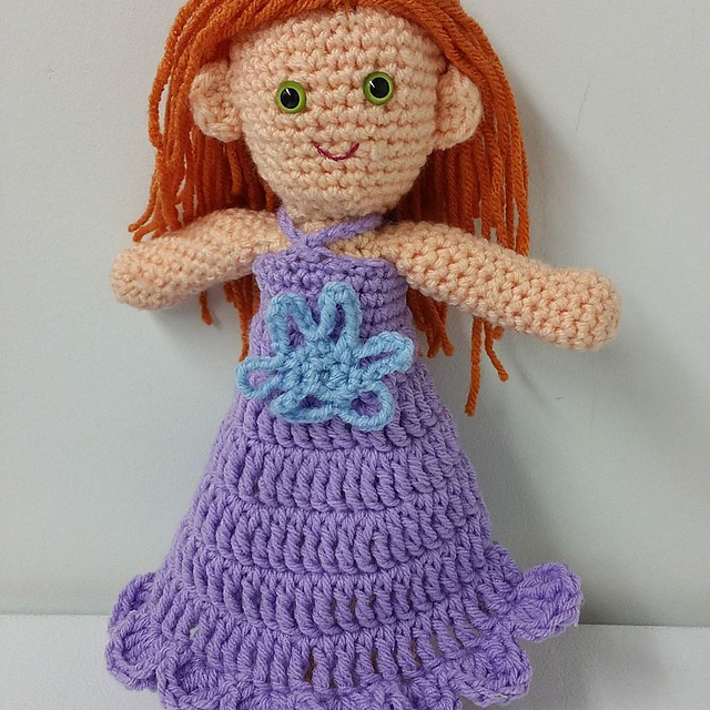 Ravelry: tawnybee's Yaprak the girl with 2 changeable clothes