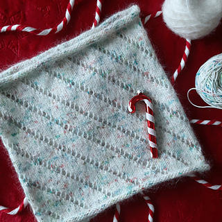 Ravelry: Candy Cane Cowl pattern by Victoria Stickler