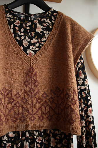 Ravelry: Pavuk vest pattern by Teti Lutsak