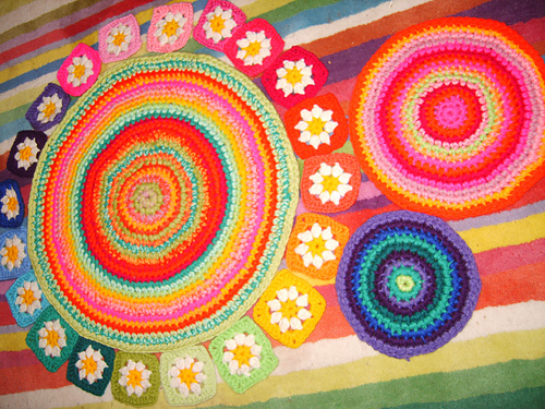 Ravelry: Cream Flower Granny Square/rug pattern by Sue Pinner