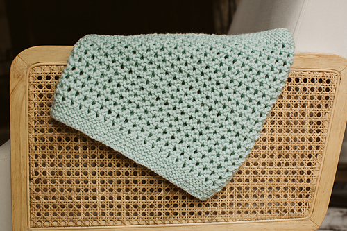 Ravelry: Eyelet Rows Cowl pattern by The Blue Mouse