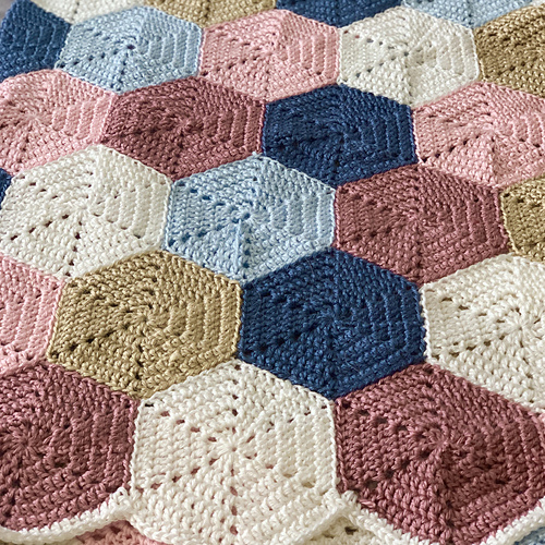 Ravelry: Modern Geo Blanket pattern by Taylor Mullins