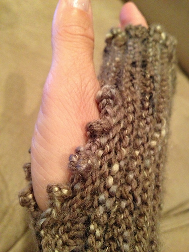 Ravelry: Runrig Muffatees pattern by Annie Cholewa