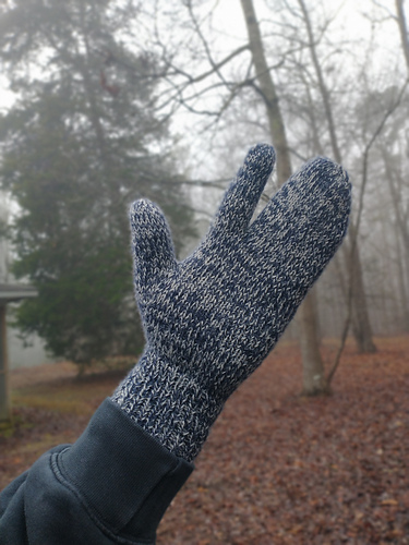 Ravelry: Huntsman Trigger Mittens pattern by Jessie Bright