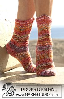 Ravelry: 106-17 Socks pattern by DROPS design