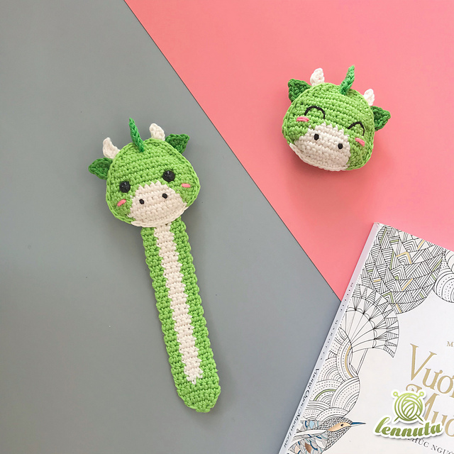 Ravelry: Dragon Bookmark pattern by Thao Nguyen Lennutas