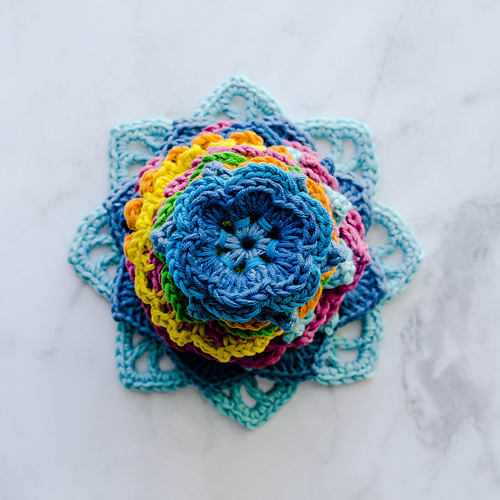 Ravelry: 365 Days of Flowers pattern by The Loopy Stitch