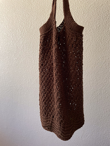Ravelry: Pine Cone Carrier Bag pattern by Nick Davis