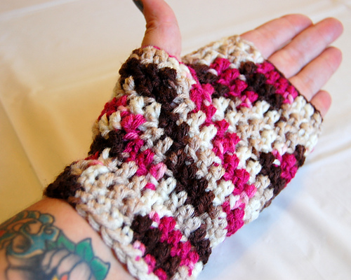 Ravelry: Darla's Finger'less Mitts pattern by Darla Allen
