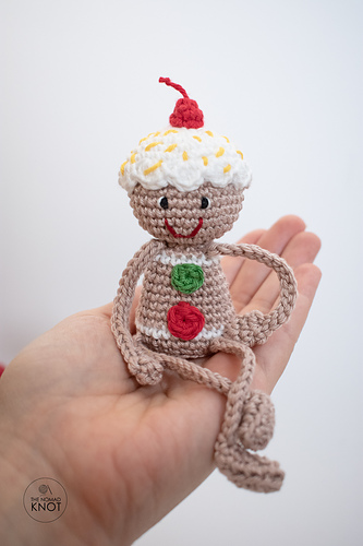 Ravelry: Skinny Gingerbread Man pattern by Ana Carolina