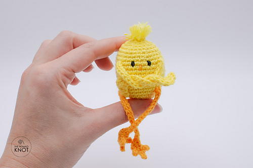 Ravelry: Posable Chick pattern by Ana Carolina