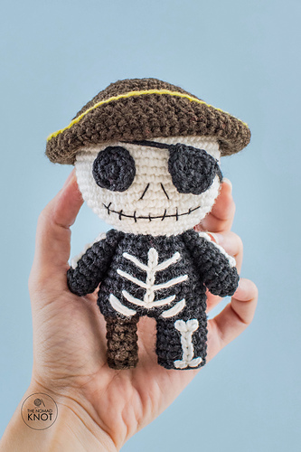 Ravelry: Pirate Skeleton amigurumi pattern by Ana Carolina