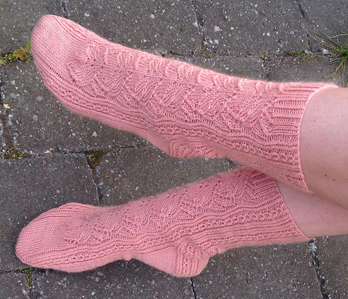 Ravelry: Kam Chu pattern by Adrienne Fong