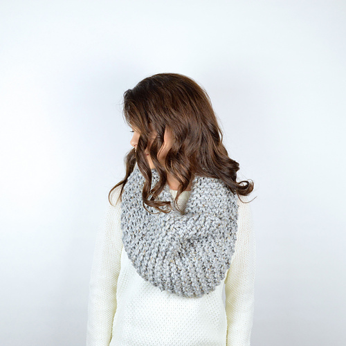 Ravelry: The Willow Chunky Knit Cowl pattern by Karla Duke
