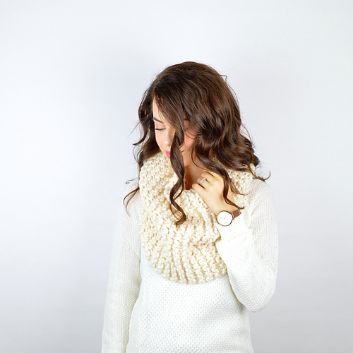 Ravelry: The Willow Chunky Knit Cowl pattern by Karla Duke
