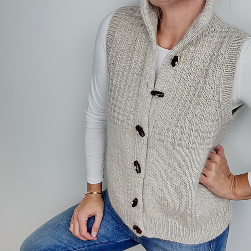 Ravelry: MaineVest pattern by Clarissa Schellong