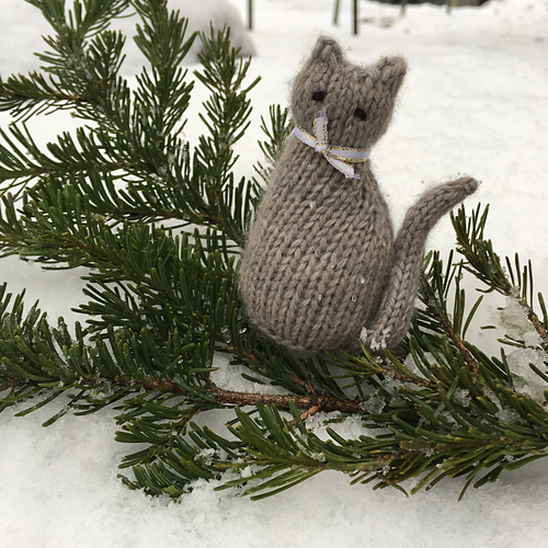 Ravelry: Tiny Window Cat pattern by Sara Elizabeth Kellner