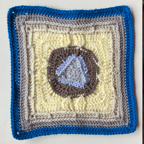 Ravelry: Shapeshifter Square pattern by Pia Thadani