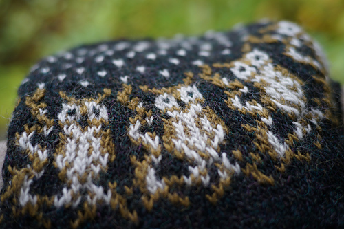 Ravelry: Pöllöjen yö - Night of the owls pattern by Tiia Reho (@sysivilla)