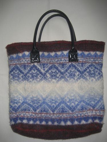 Ravelry: Estonian Diamonds Bag pattern by Astrid Vane