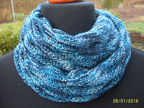 Ravelry: Rolling Wave Rings Cowl pattern by Carly Stipe