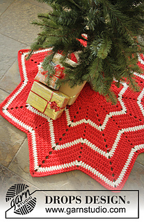 Ravelry: 0-1050 Under the Christmas Tree pattern by DROPS design