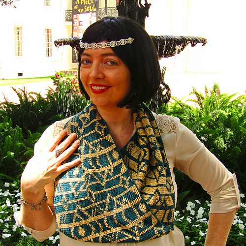 Ravelry: Fox Spirit Cowl pattern by Sara Ray