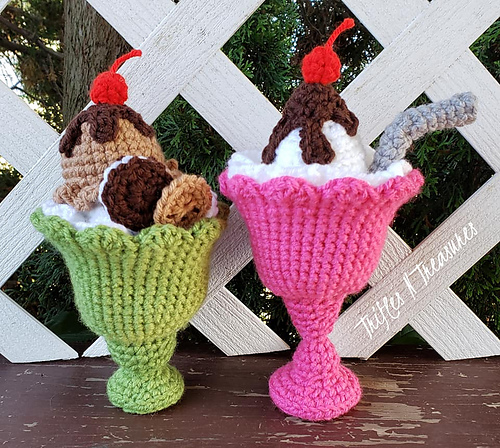 Ravelry: Dressed in Their Sundae Best pattern by Tera Kulling