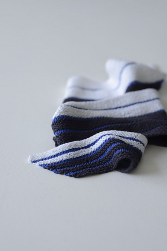 Ravelry: Mori pattern by Suzanne Strachan