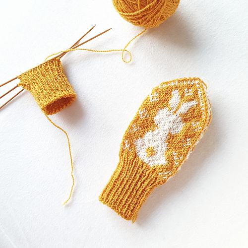 Ravelry: Barnas kaninvotter / Junior's Bunny Mittens pattern by Tonje ...